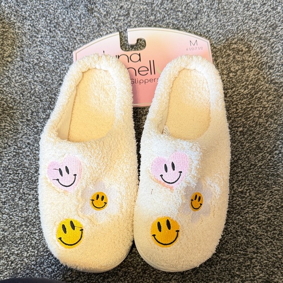 Shoes | Cream Smiley Face Slippers | Poshmark